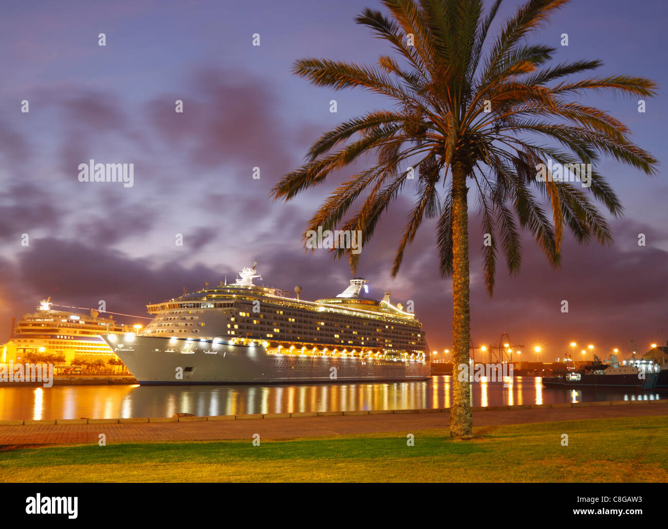 Cruise ship in Las Palmas on Gran Canaria, Canary Islands, Spain Stock ...