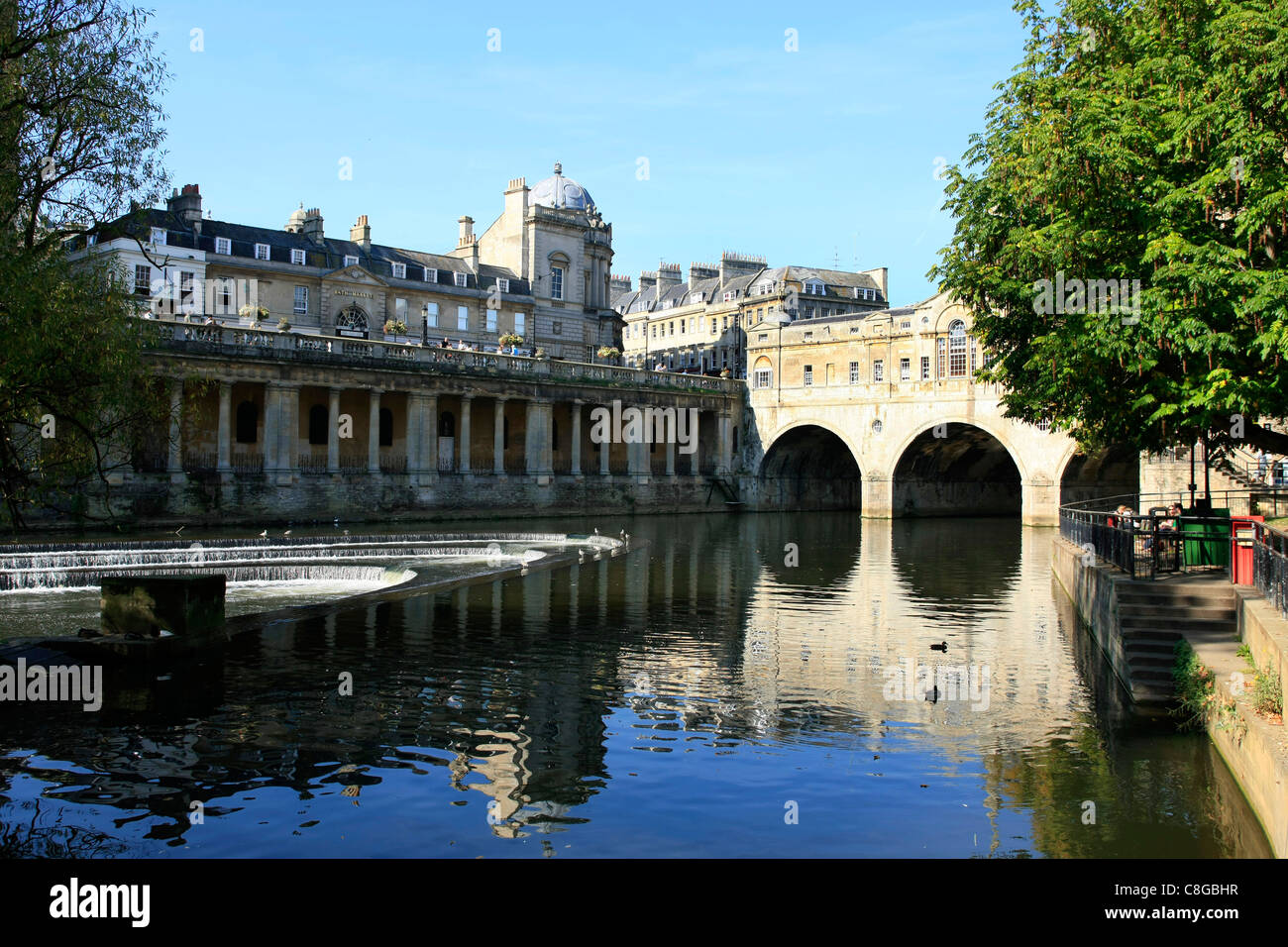 The Grand Parade and Pultney Bridge in Bath Stock Photo - Alamy