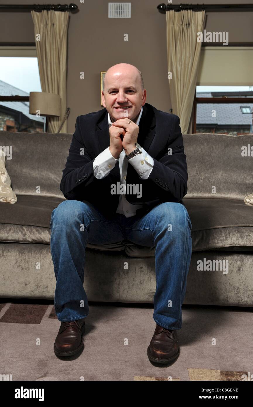 Dragons den tv presenter hi-res stock photography and images - Alamy