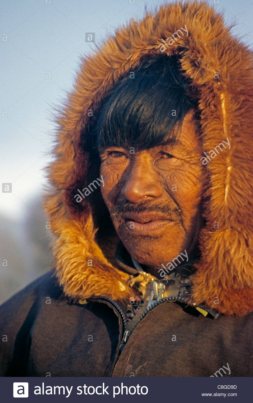 Nunavut Inuit Hunters Stock Photos & Nunavut Inuit Hunters Stock Images ...