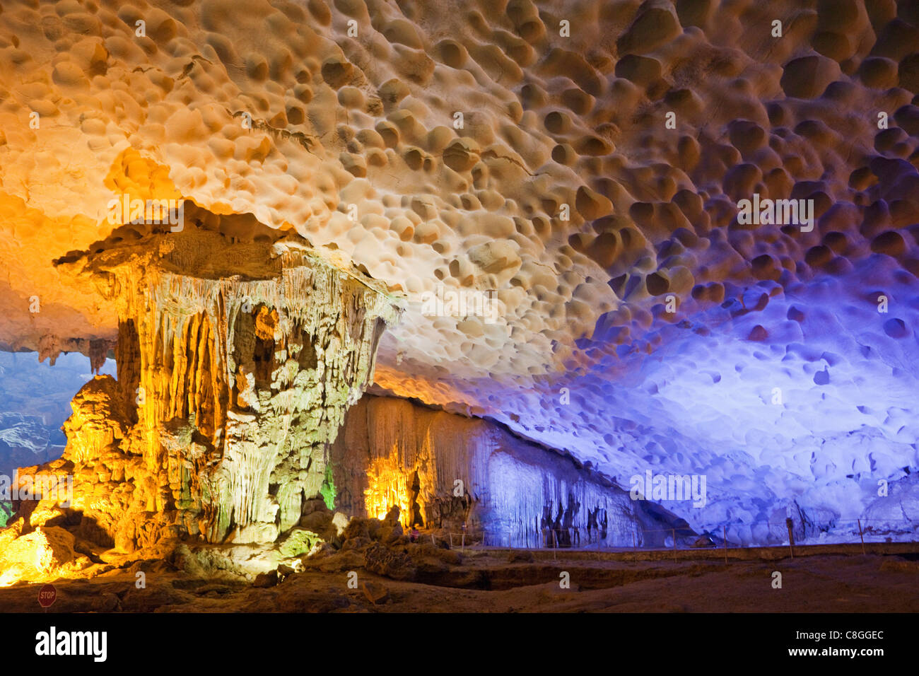 Asia, Vietnam, Halong Bay, Halong, Sung Sot Cave, Surprise Cave, Cave ...