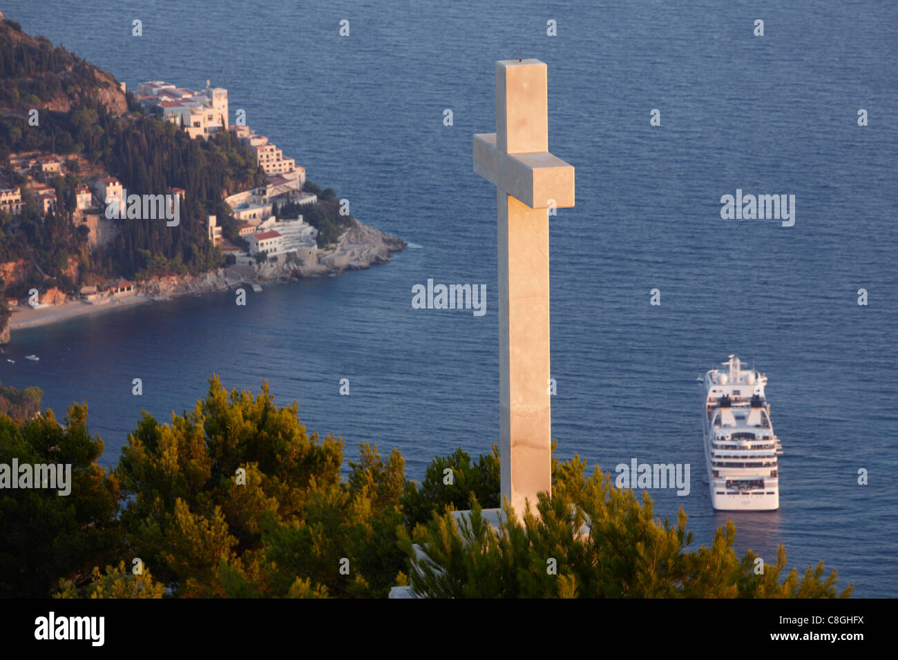 Dubrovnik cruise liner hi-res stock photography and images - Alamy