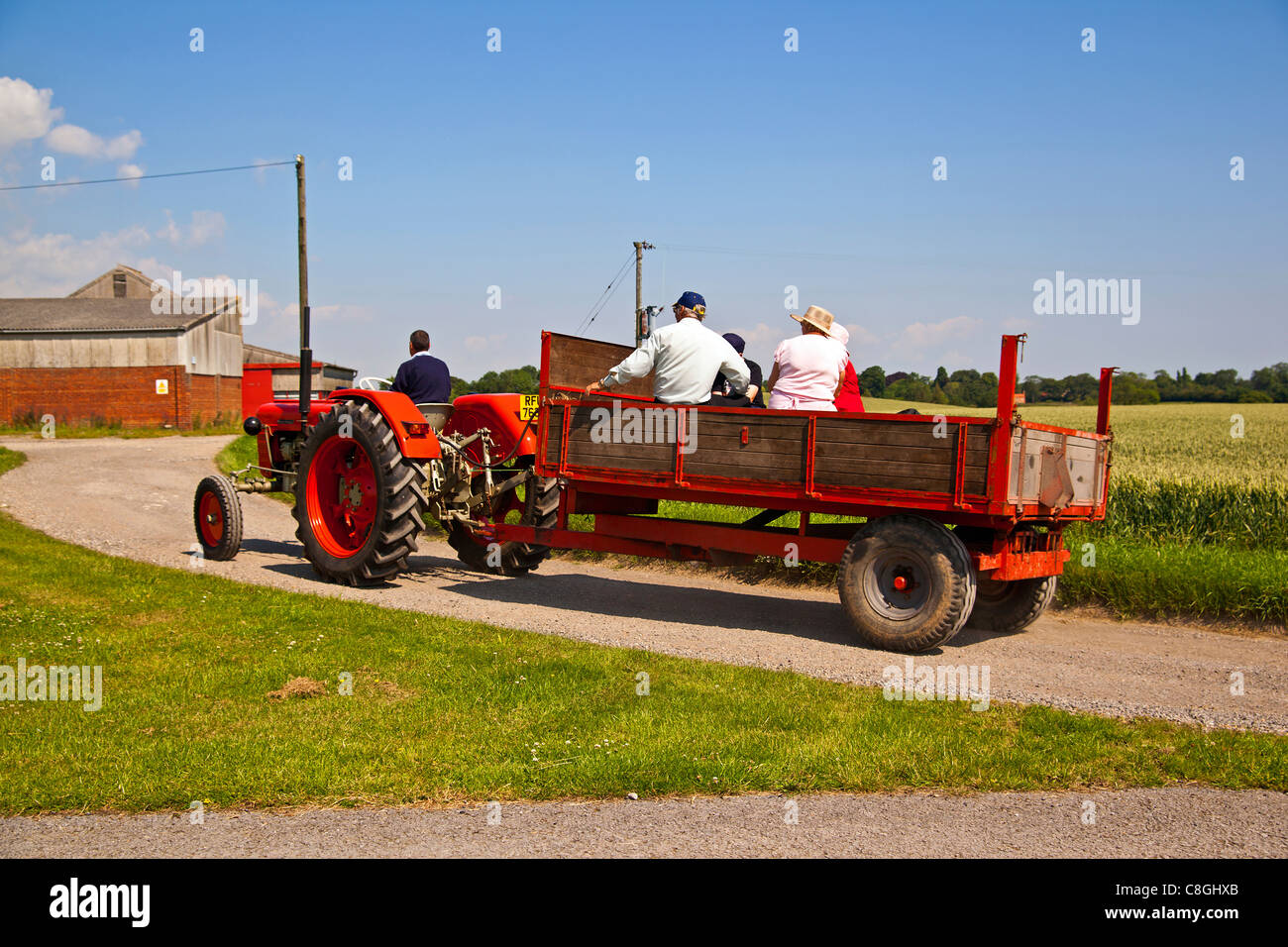Vintage tractor run hi-res stock photography and images - Alamy