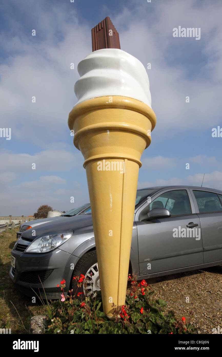 Large plastic ice cream cone hi-res stock photography and images - Alamy