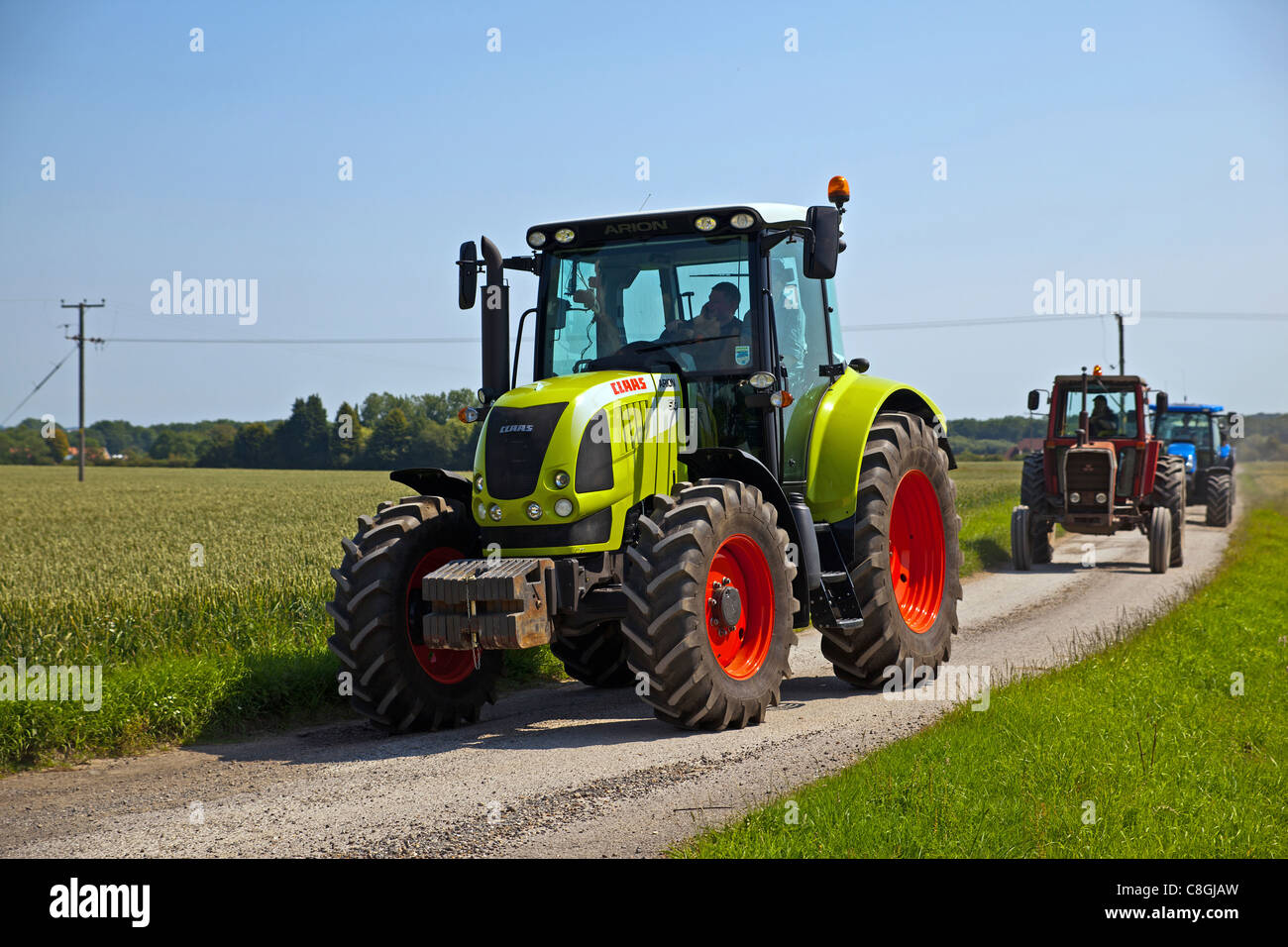 Tractor run through lincolnshire wolds hi-res stock photography and ...