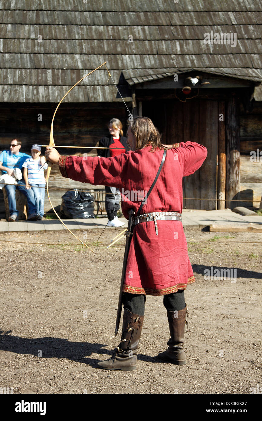 Viking archer hi-res stock photography and images - Alamy