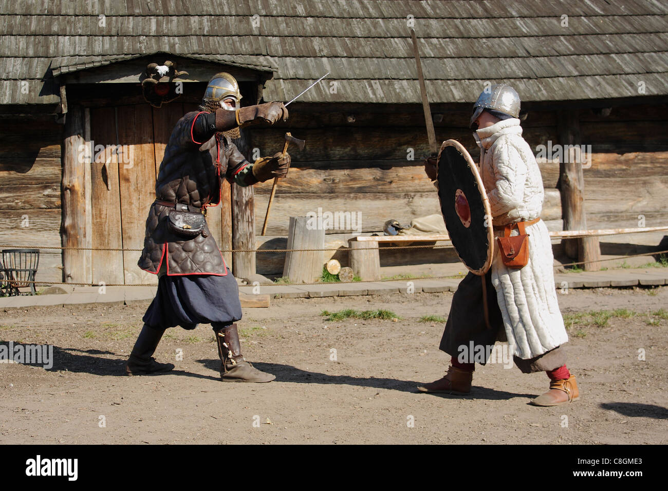 Vikings fighting hi-res stock photography and images - Alamy