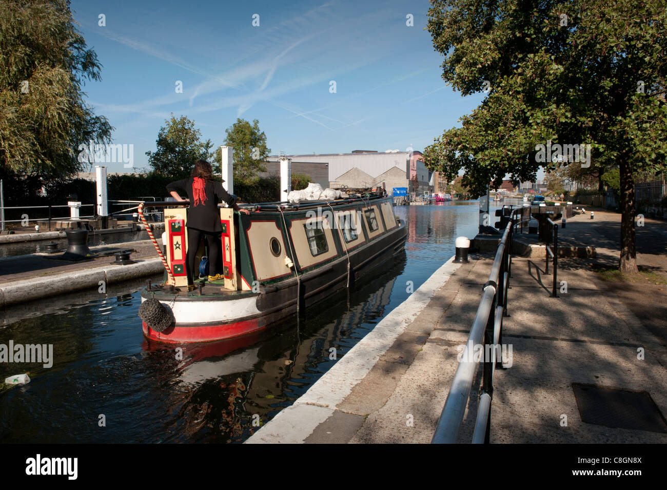 Lea river lock canal boats hi-res stock photography and images - Alamy