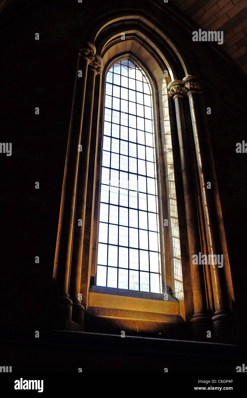 Arched window in gothic hi-res stock photography and images - Alamy