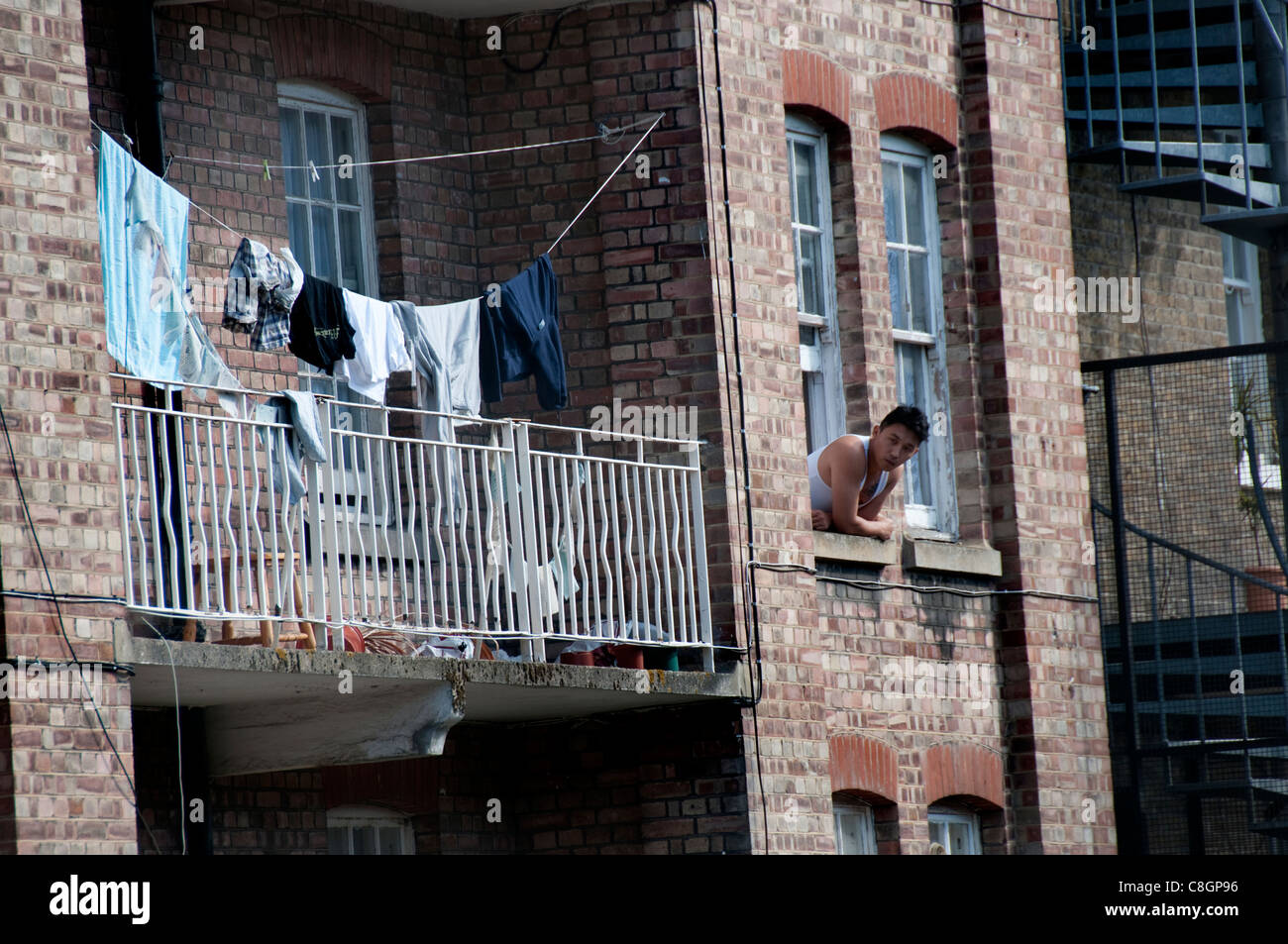 Tenement housing london hi-res stock photography and images - Alamy