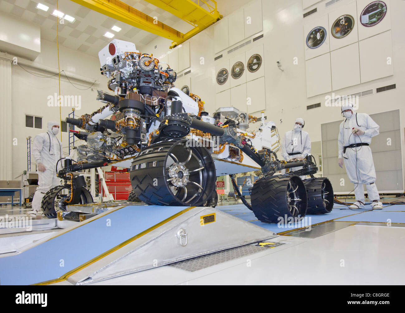 This 3D image shows the NASA Mars Curiosity rover during mobility ...