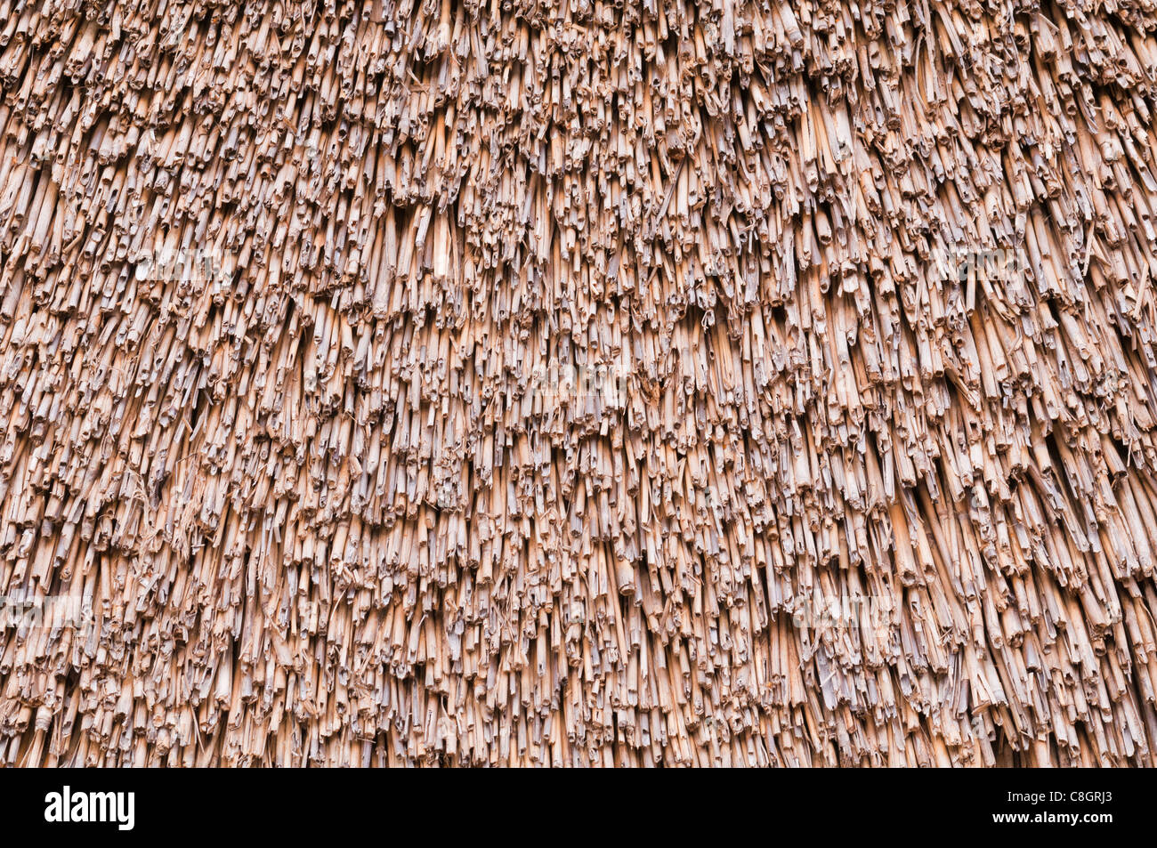 Straw roof texture building hi-res stock photography and images - Alamy