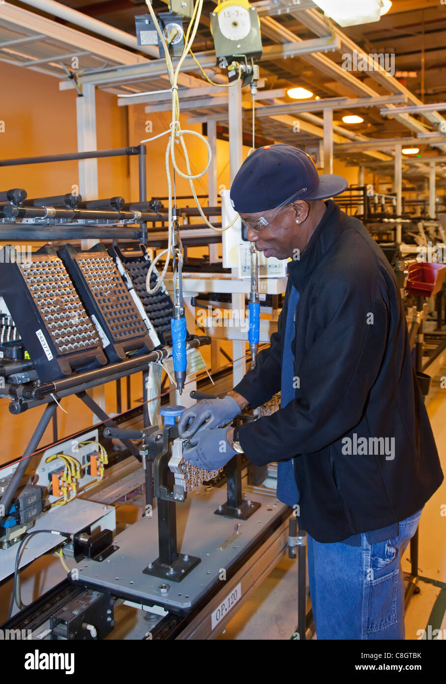 Car at general motors assembly plant hi-res stock photography and ...