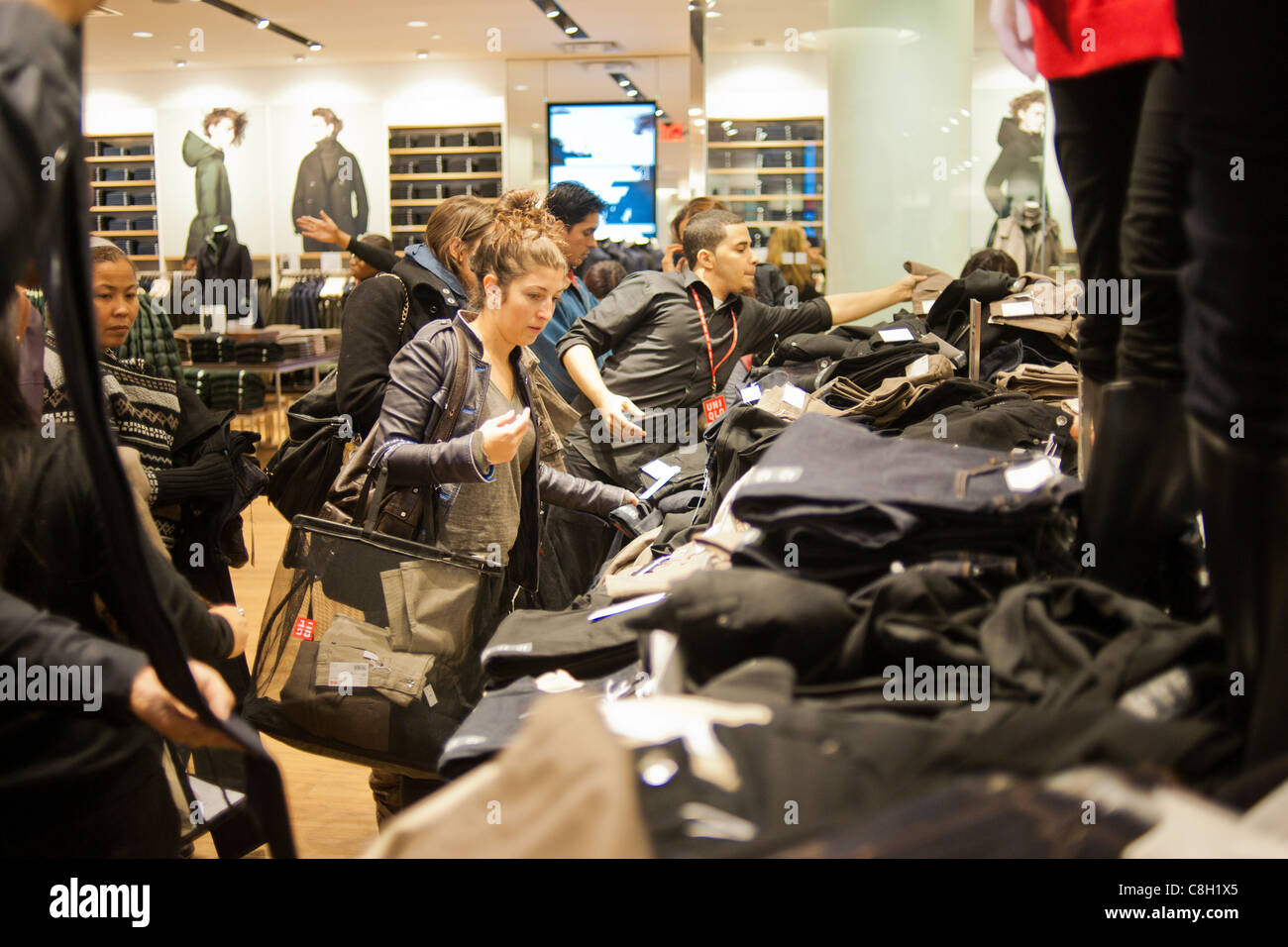 Customers shop grand opening uniqlo hi-res stock photography and images ...