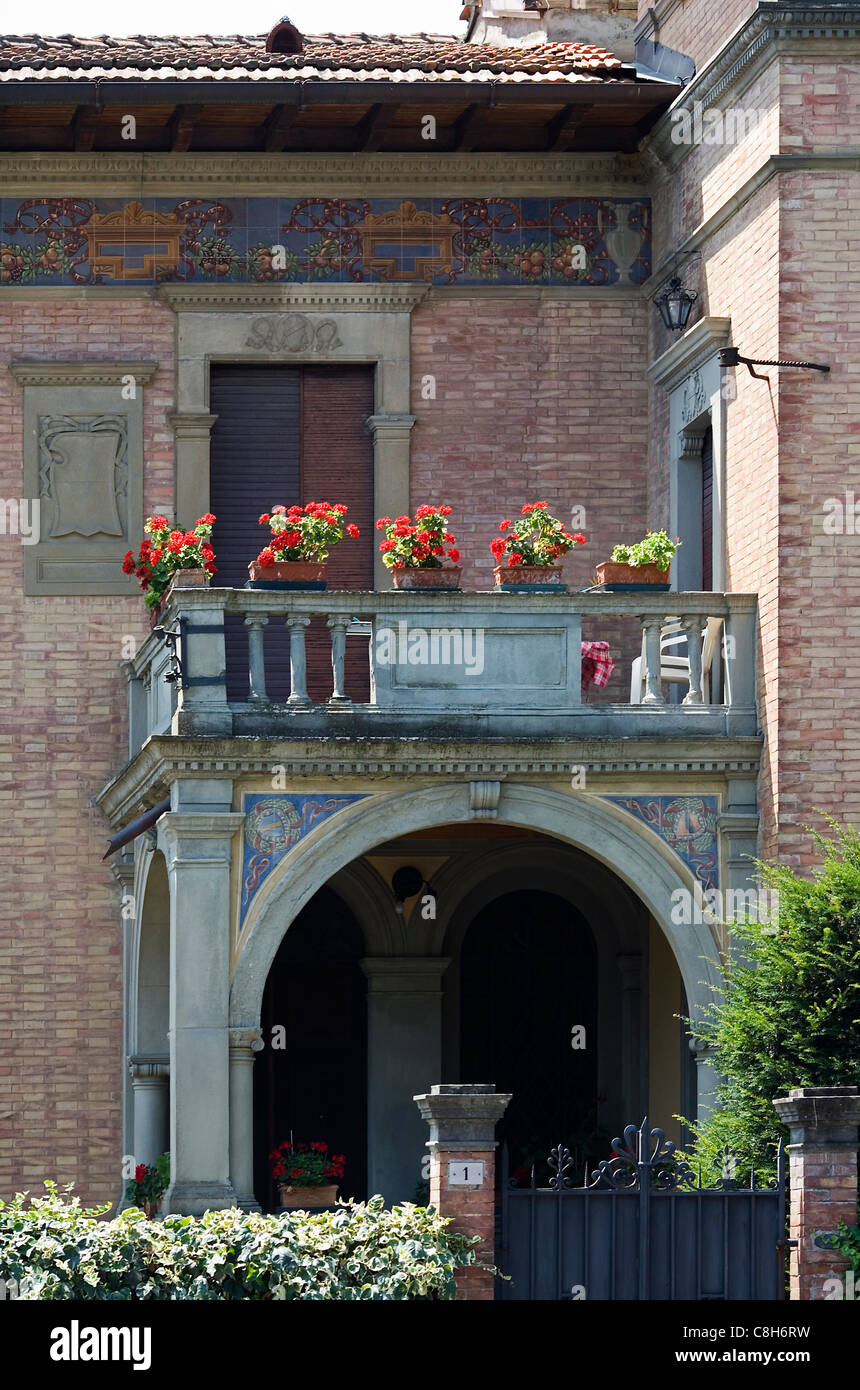 Red bricked arched building hi-res stock photography and images - Alamy