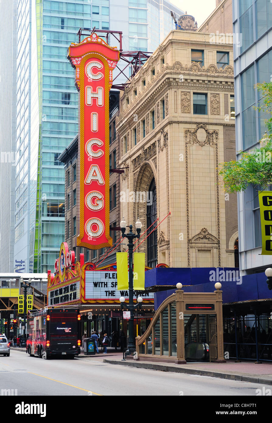 Theatre exterior view city hi-res stock photography and images - Alamy