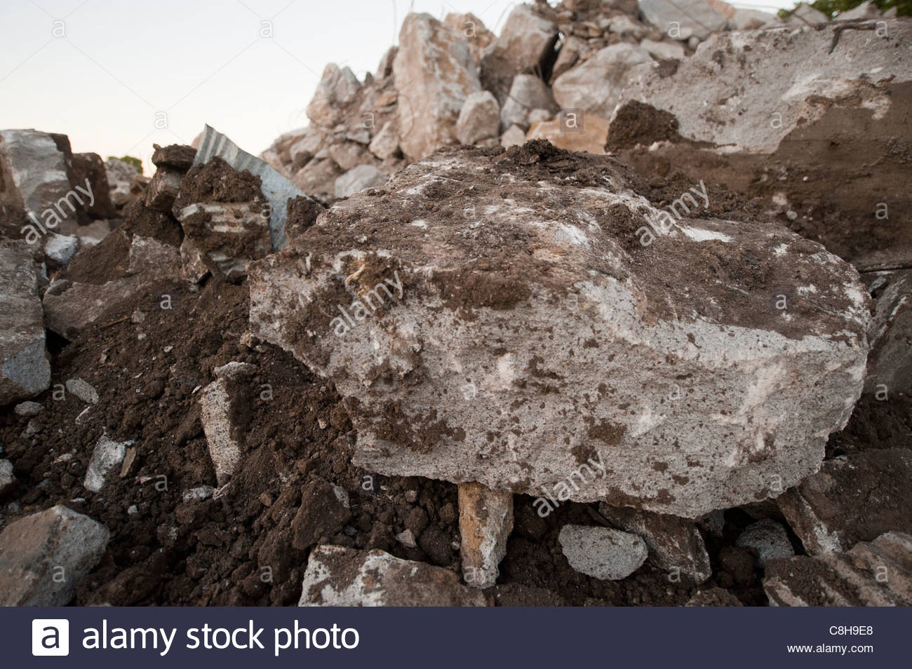 Concrete Rubble Stock Photos & Concrete Rubble Stock Images - Alamy