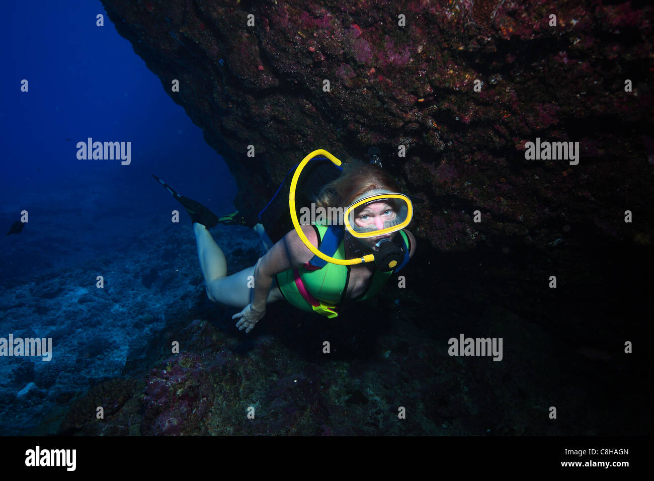 Female diver in cave hi-res stock photography and images - Alamy