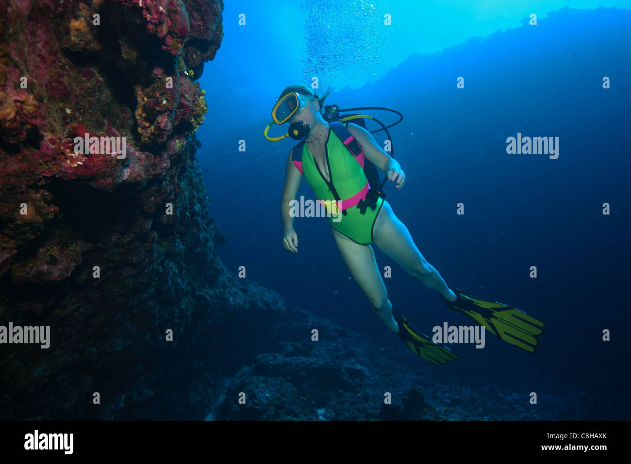 Female scuba diver hi-res stock photography and images - Alamy