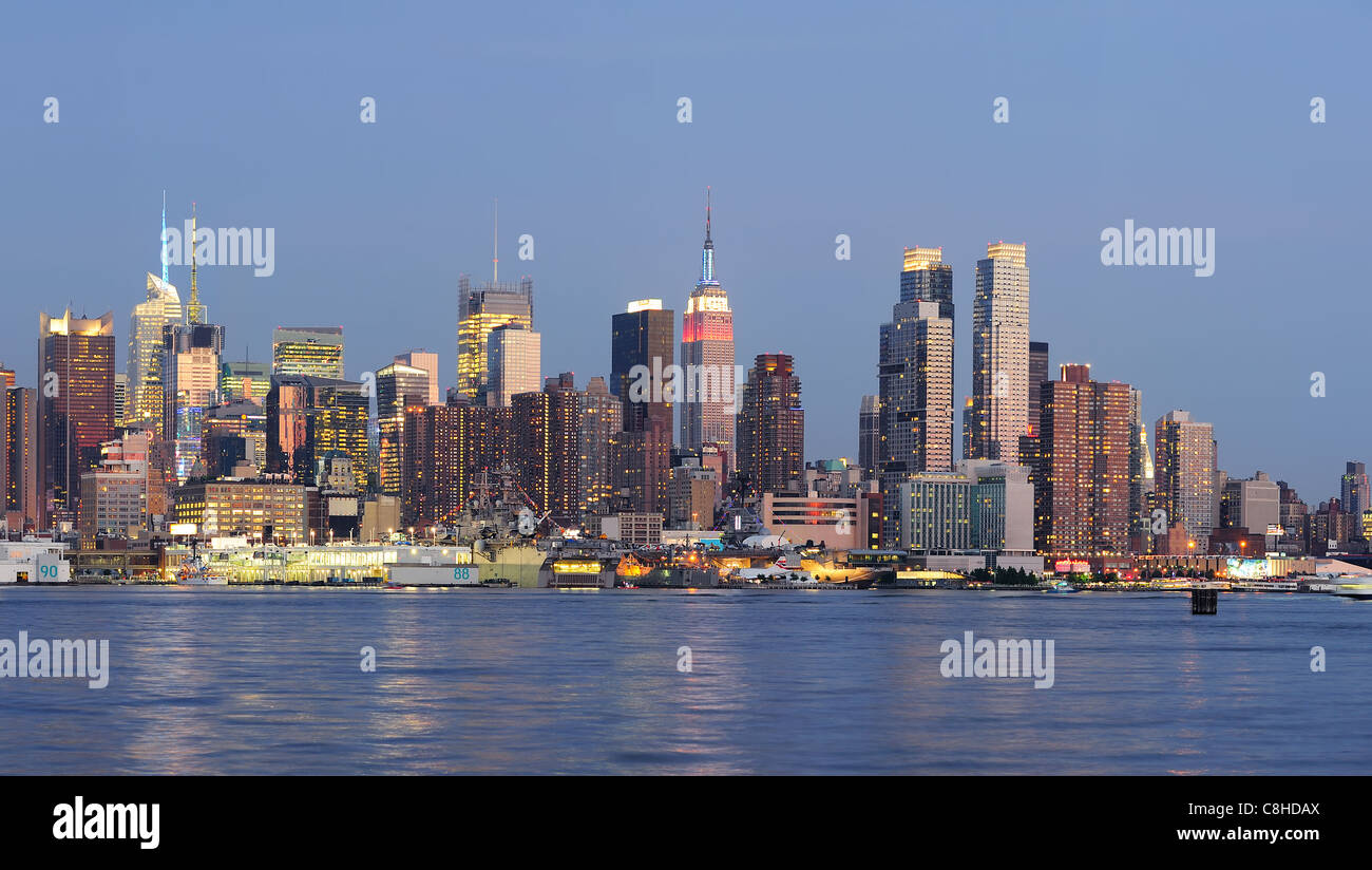 Hudson River waterfront view of New York City Manhattan after sunset ...