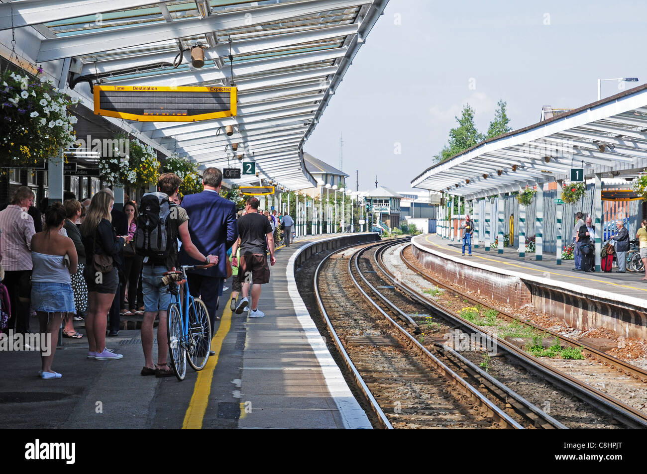 Chichester station hi-res stock photography and images - Alamy