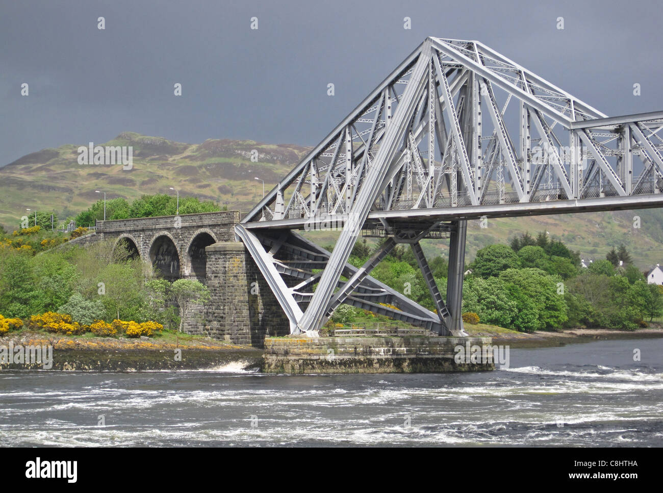 Falls lora connel bridge loch etive oban scotland scotland hi-res stock ...