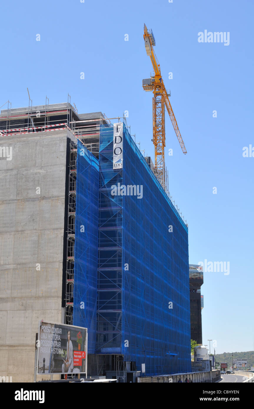 Guy derrick construction hi-res stock photography and images - Alamy