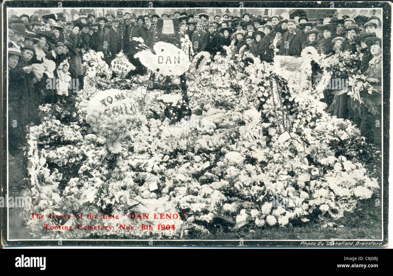 Picture postcard of the grave of music hall artist Dan Leno Stock Photo ...