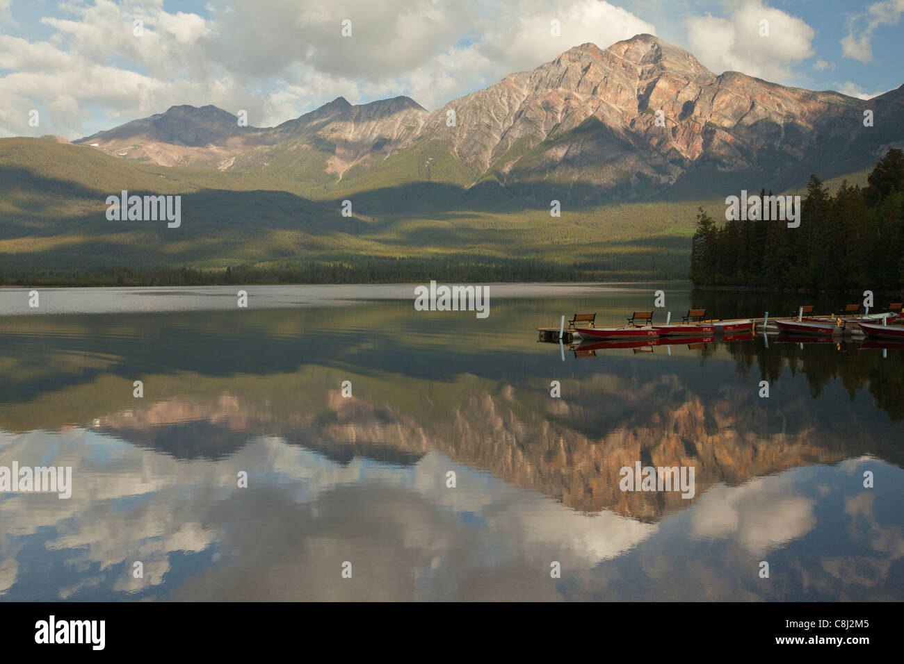 Pyramid Mountain and Pyramid Lake in Jasper National Park, Alberta ...