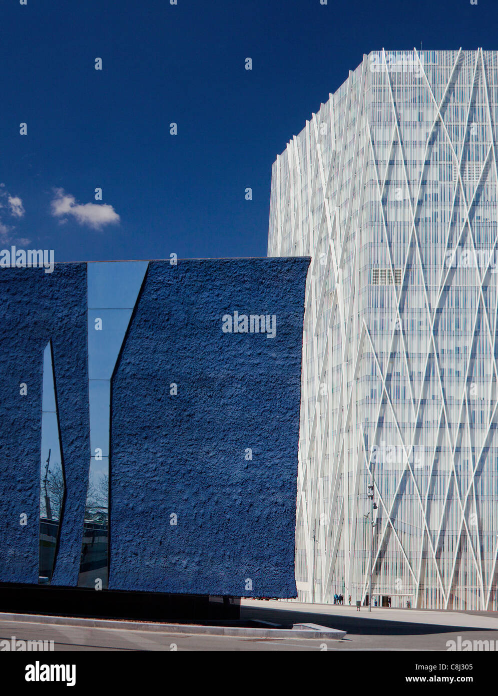 Barcelona modern buildings hi-res stock photography and images - Alamy