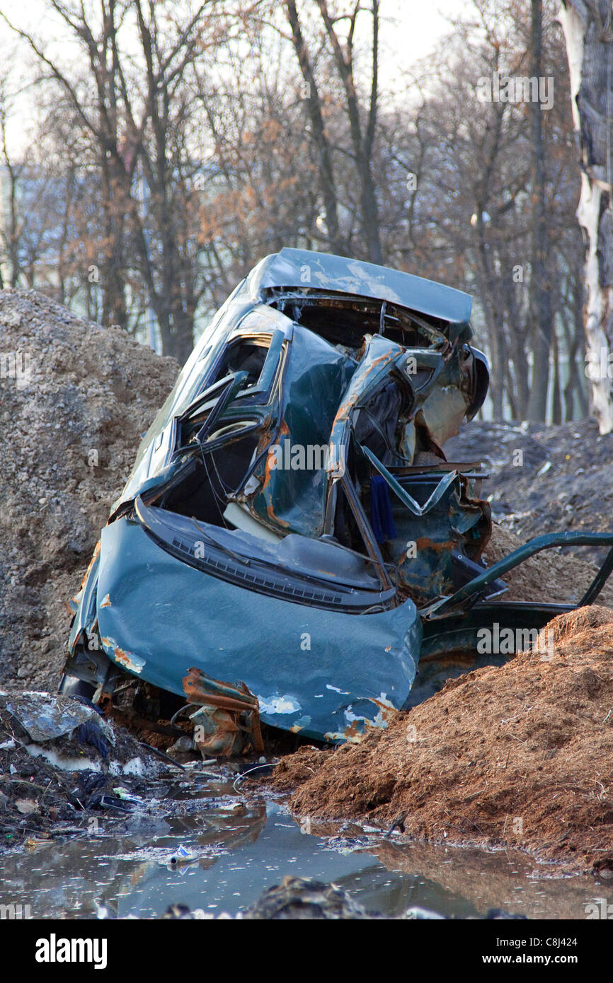 A crashed car Stock Photo - Alamy
