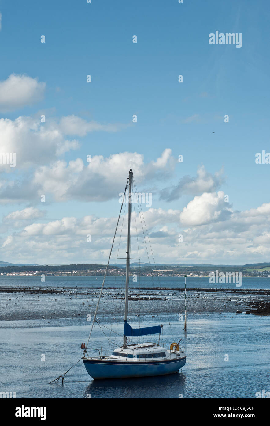 Small sail boat hi-res stock photography and images - Alamy