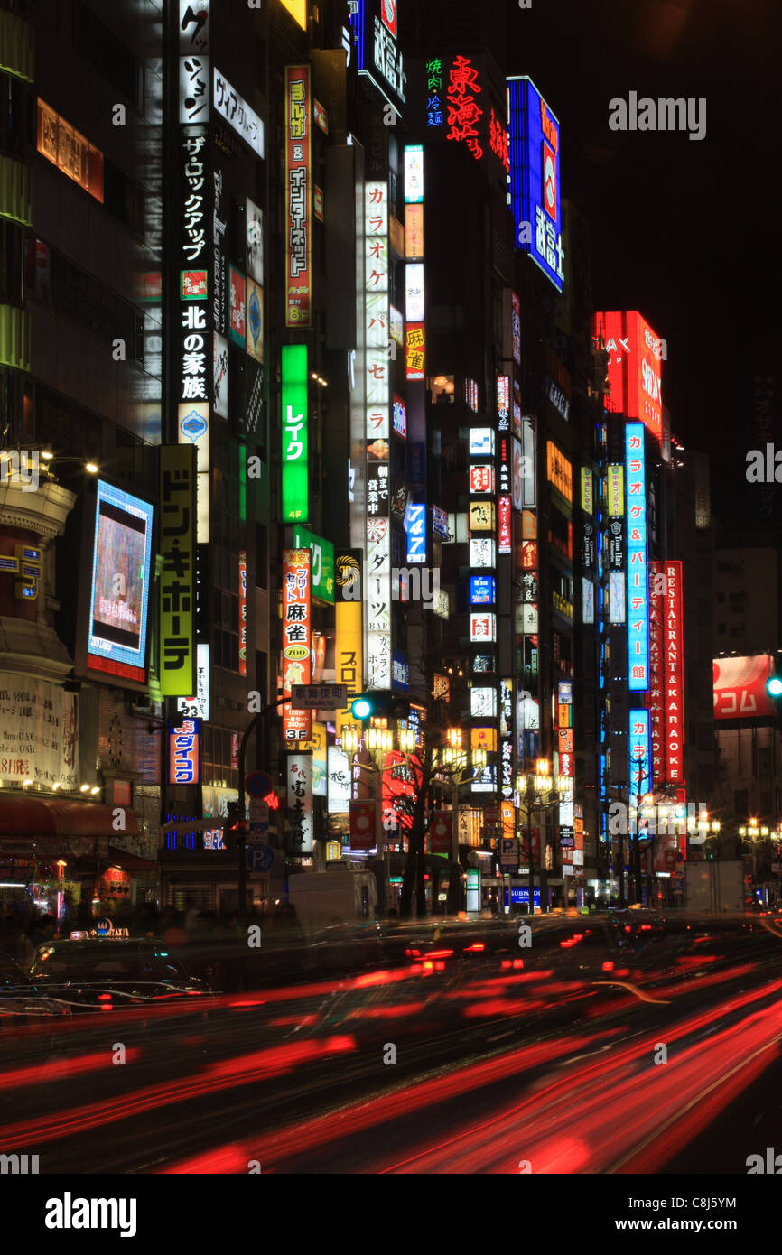 Tokyo nightlife shinjuku hi-res stock photography and images - Alamy