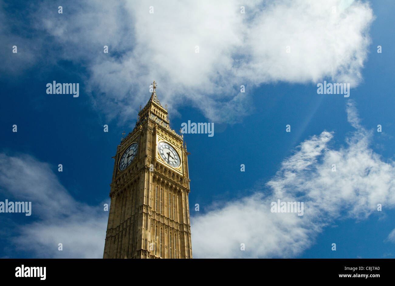 Close-up of Parliament building clock tower Big Ben in London, England ...