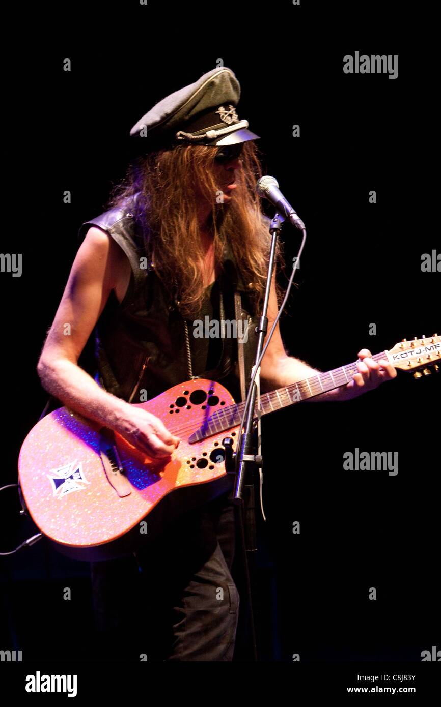 Bracknell, UK, 25/10/2011 : Julian Cope performing in concert at the ...