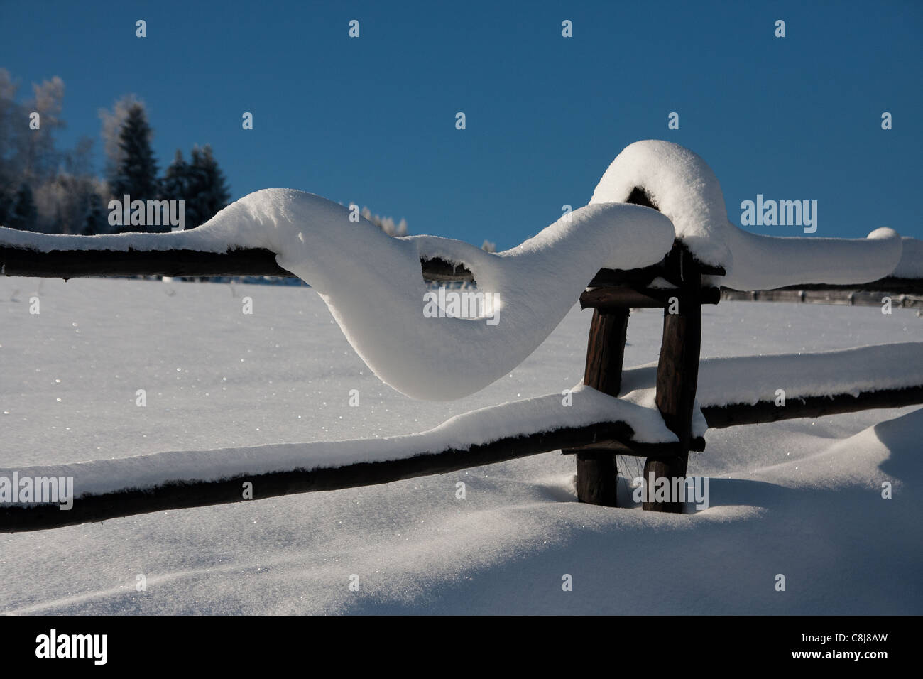 Natural snow sculpture hi-res stock photography and images - Alamy