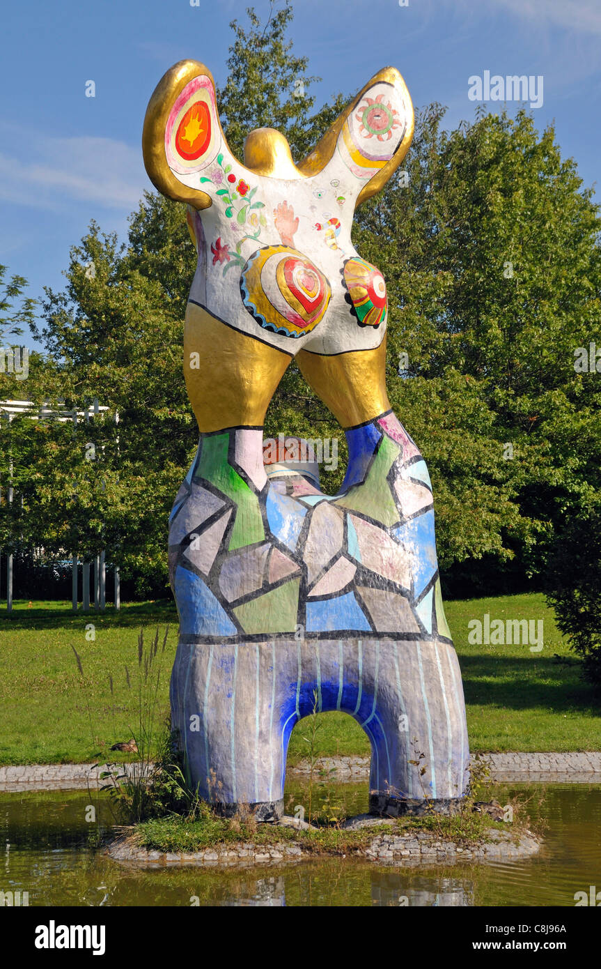 Nana sculpture hi-res stock photography and images - Alamy