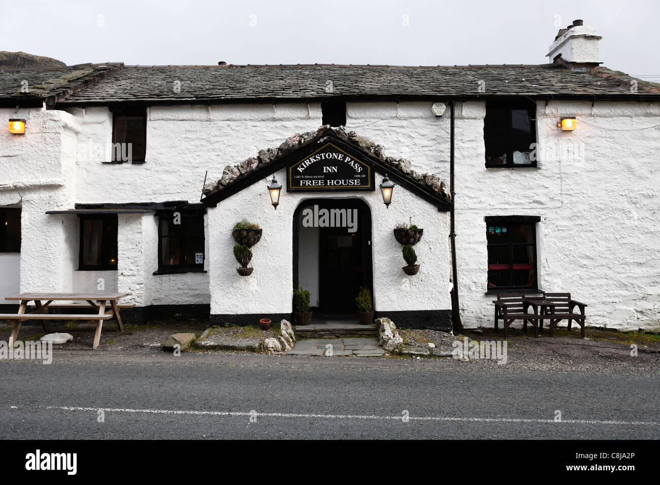 Lake district country pub hi-res stock photography and images - Alamy