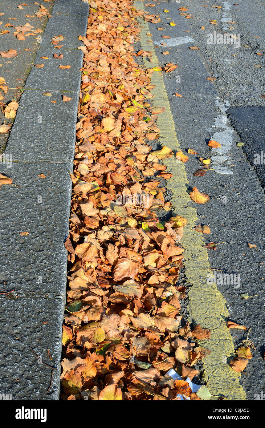 Road gutter hi-res stock photography and images - Alamy
