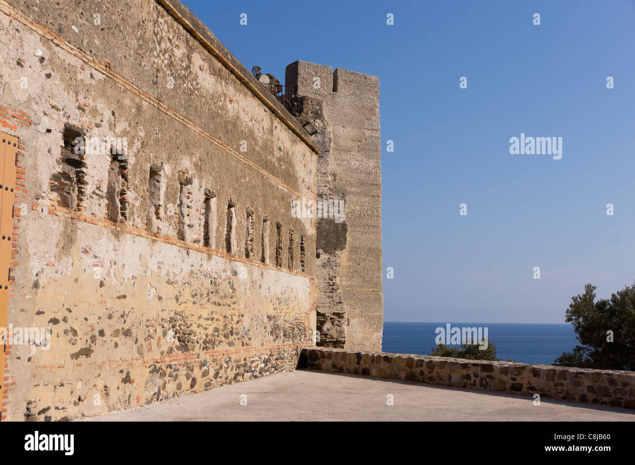 Costa del Sol, Spain - Fuengirola Sohail Castle Stock Photo - Alamy