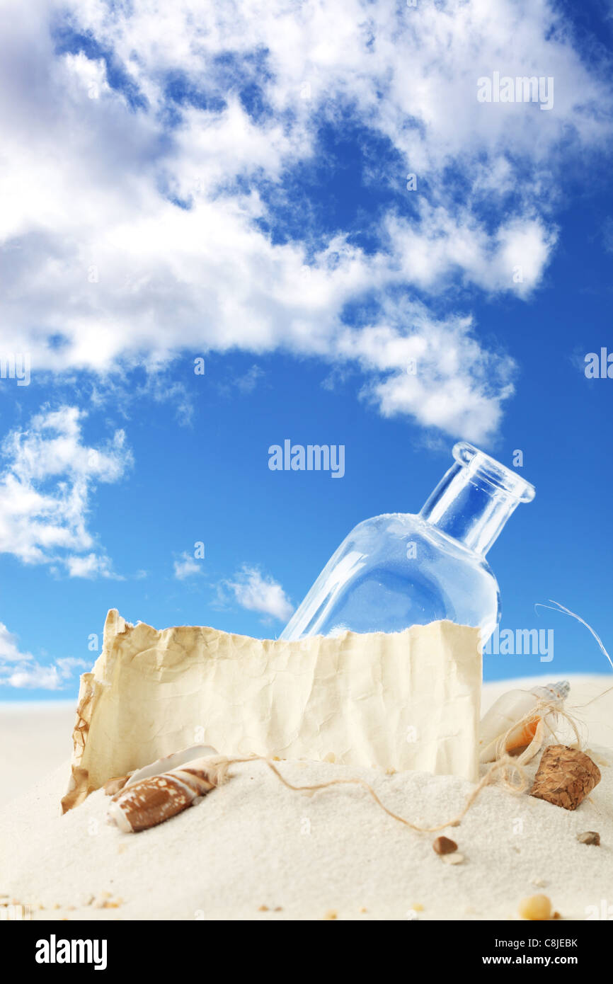 Message in a bottle Stock Photo - Alamy