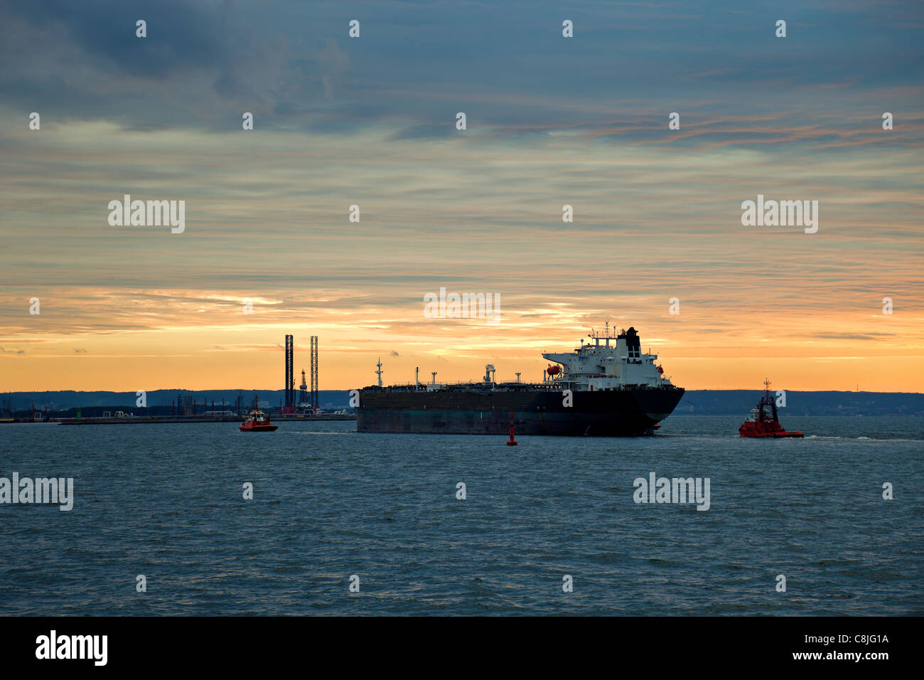 Oil tanker at sea hi-res stock photography and images - Alamy