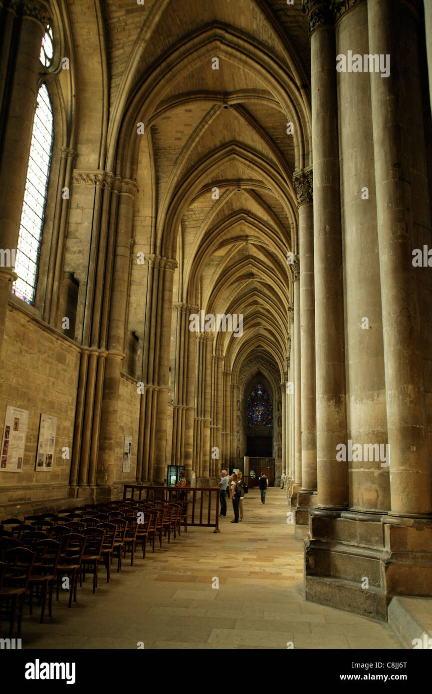 Reims cathedral interior hi-res stock photography and images - Alamy