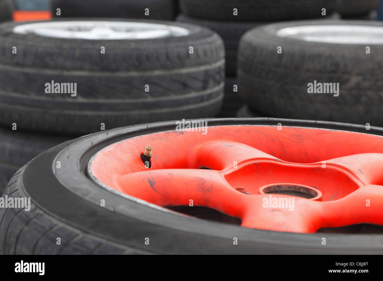 Alloy wheels stack hi-res stock photography and images - Alamy