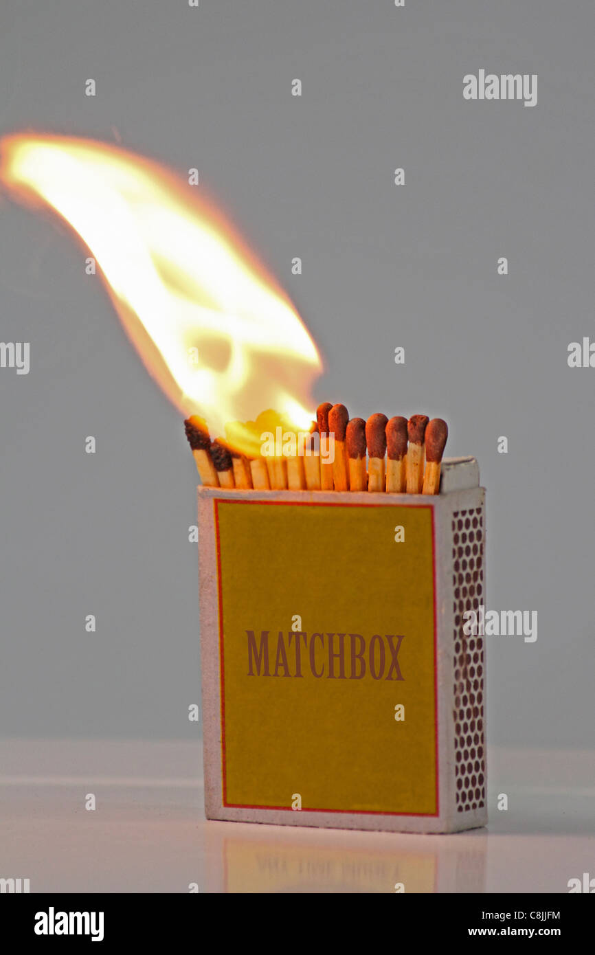 Box of matches hi-res stock photography and images - Alamy