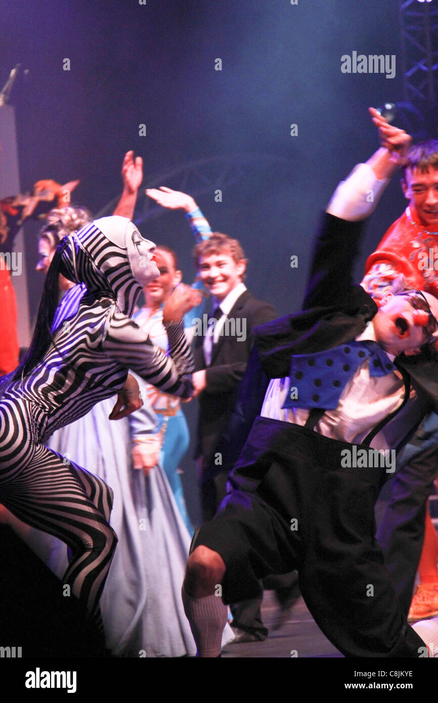 Cirque, Du, Soleil, show, dancers, performance Stock Photo - Alamy