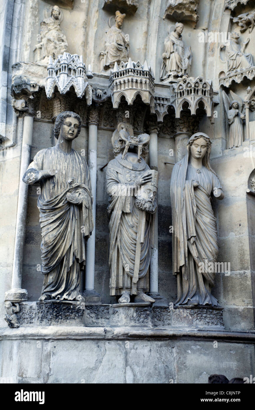 Headless Statue on the exterior of reims Cathedral in France Stock ...