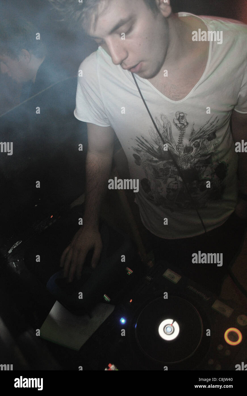 Dj decks hi-res stock photography and images - Alamy
