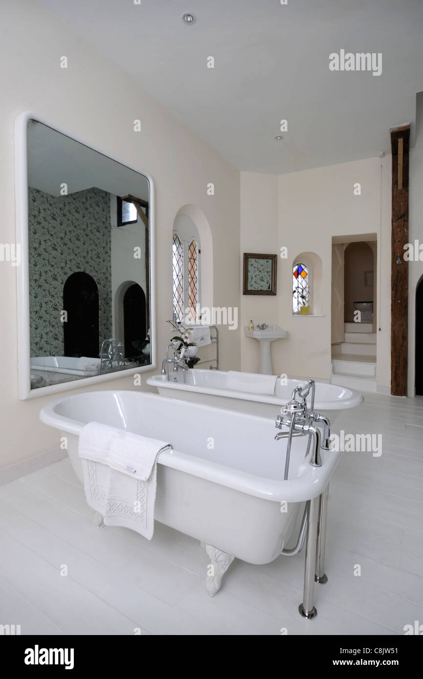 Castle Master Bathroom