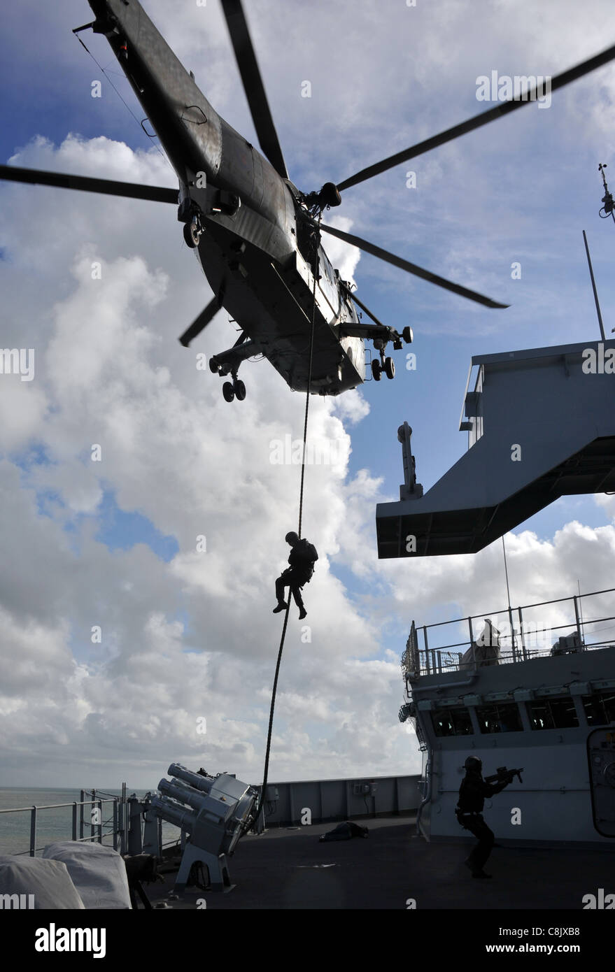 Royal Navy and Royal Marines anti-piracy training Stock Photo - Alamy